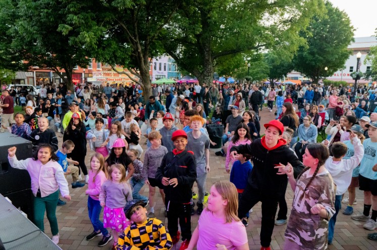 Bentonville Together Turns First Friday Live Into an International ...